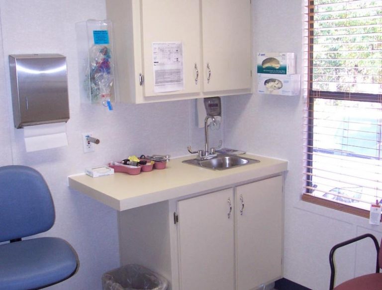 Exam Rooms & Labs – Rose Medical Buildings