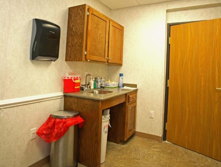 Exam Rooms & Labs – Rose Medical Buildings